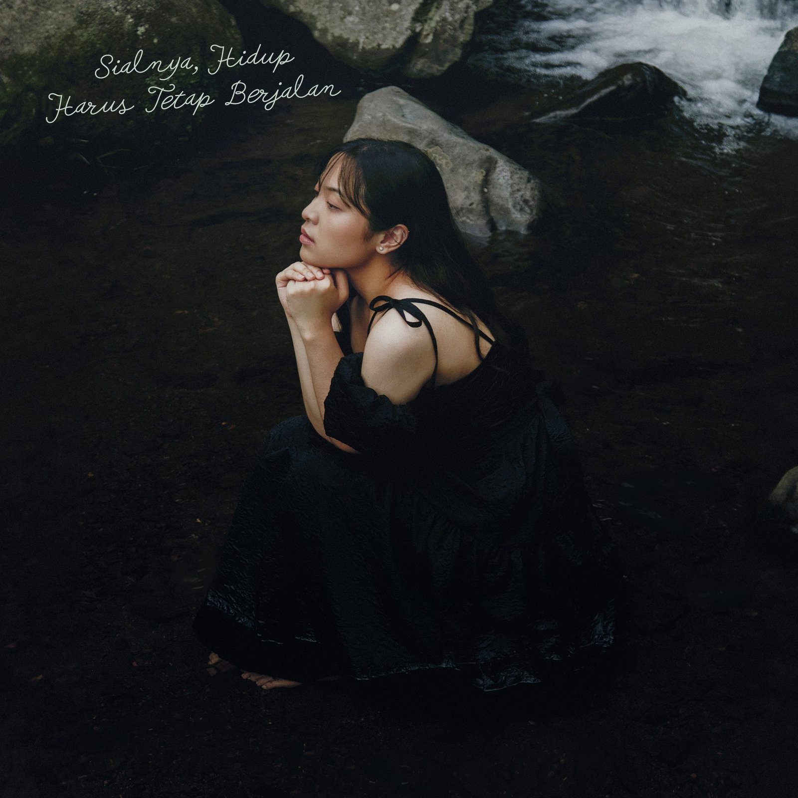 Bernadya Merangkum Fase Patah Hati di Album “Sialnya, Hidup Harus Terus ...